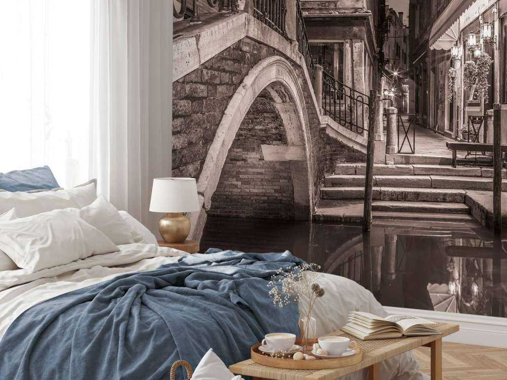 Papier Peint Panoramique Gondolas moored along the canal, Venice, Italy